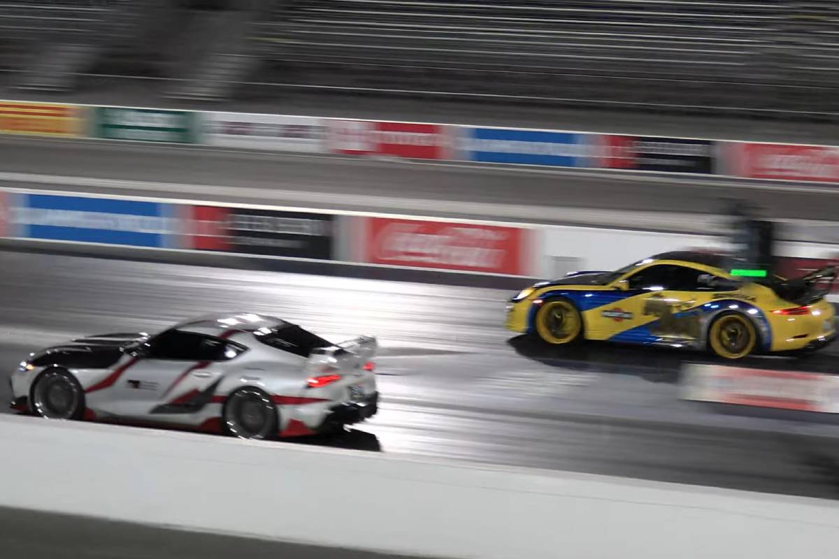 StriveME - فيديو دراق ممتع وحماسي بين بورشه 911 كاريرا اس وتويوتا جي ار سوبرا.. لمن الغلبة؟